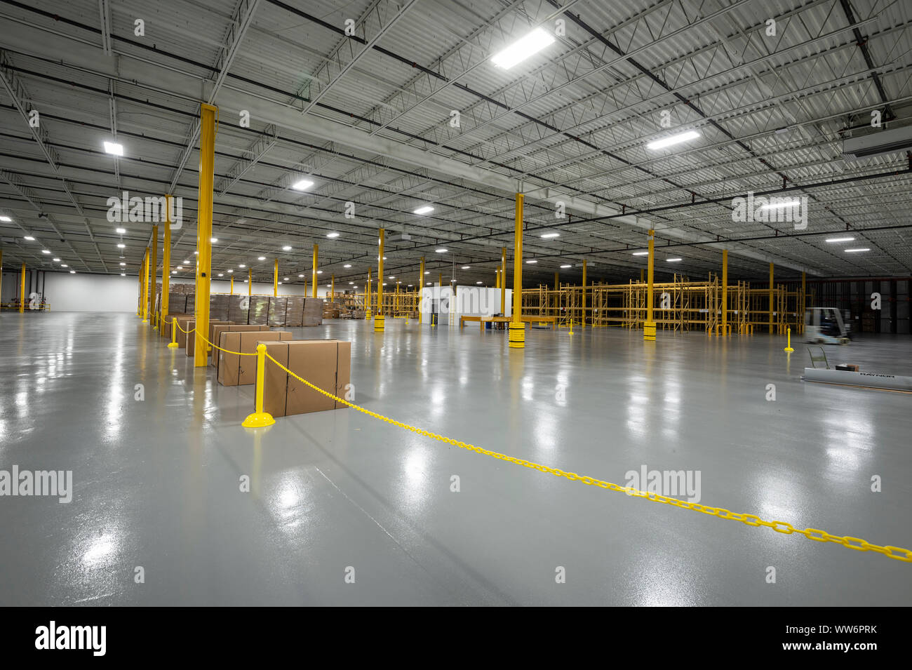 Huge bright warehouse building large hi-res stock photography and ...