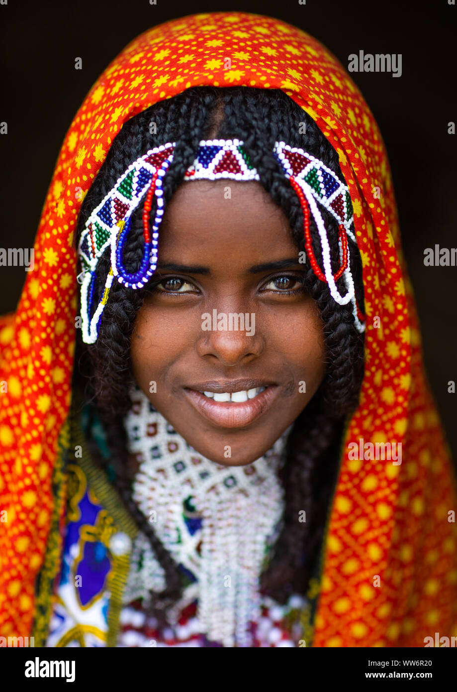 Beaded shoulders hi-res stock photography and images - Alamy