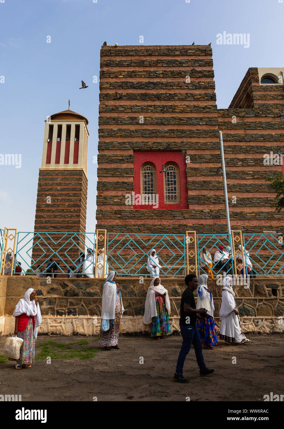 Eritrean women praying at enda mariam orthodox cathedral, Central ...