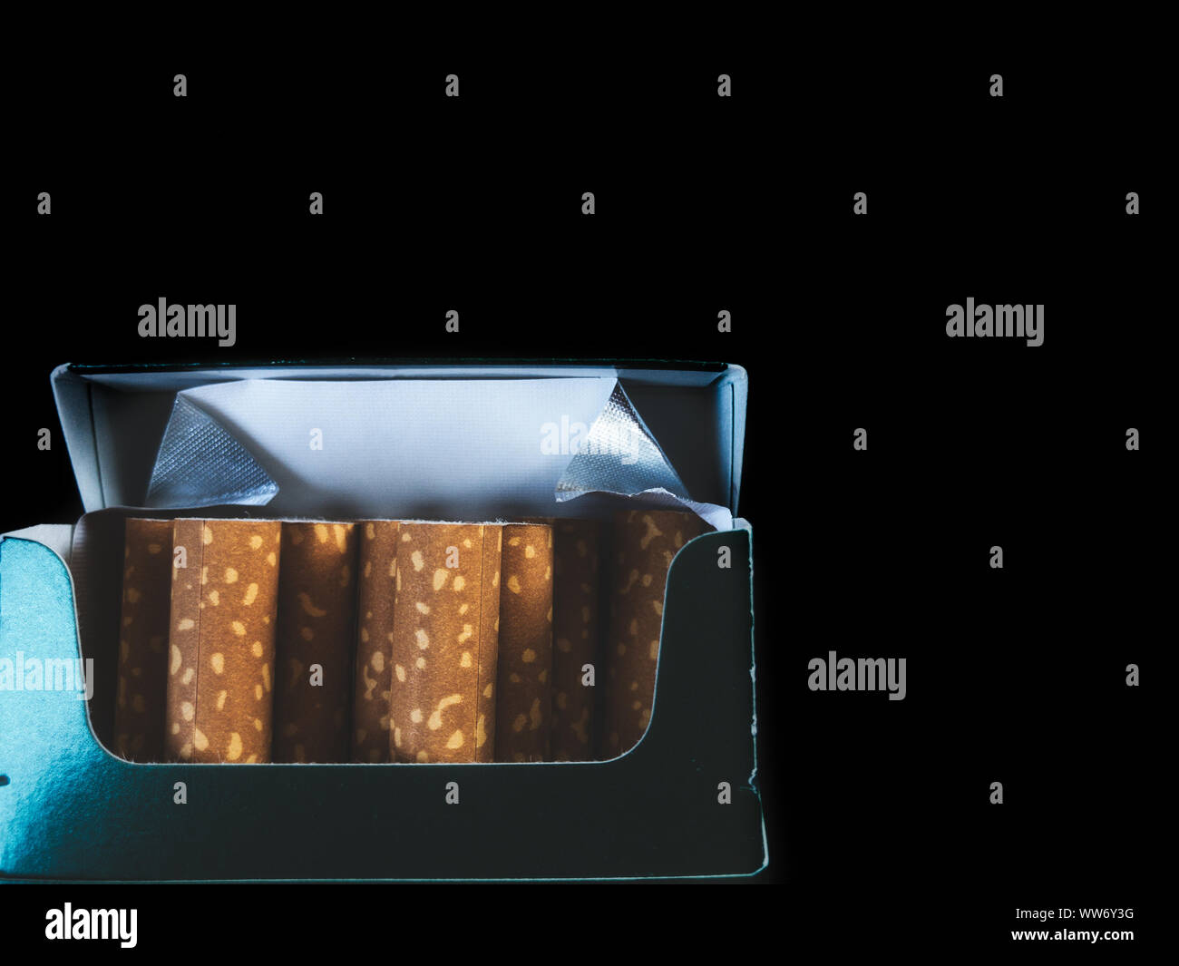 Cigarette package hi-res stock photography and images - Alamy