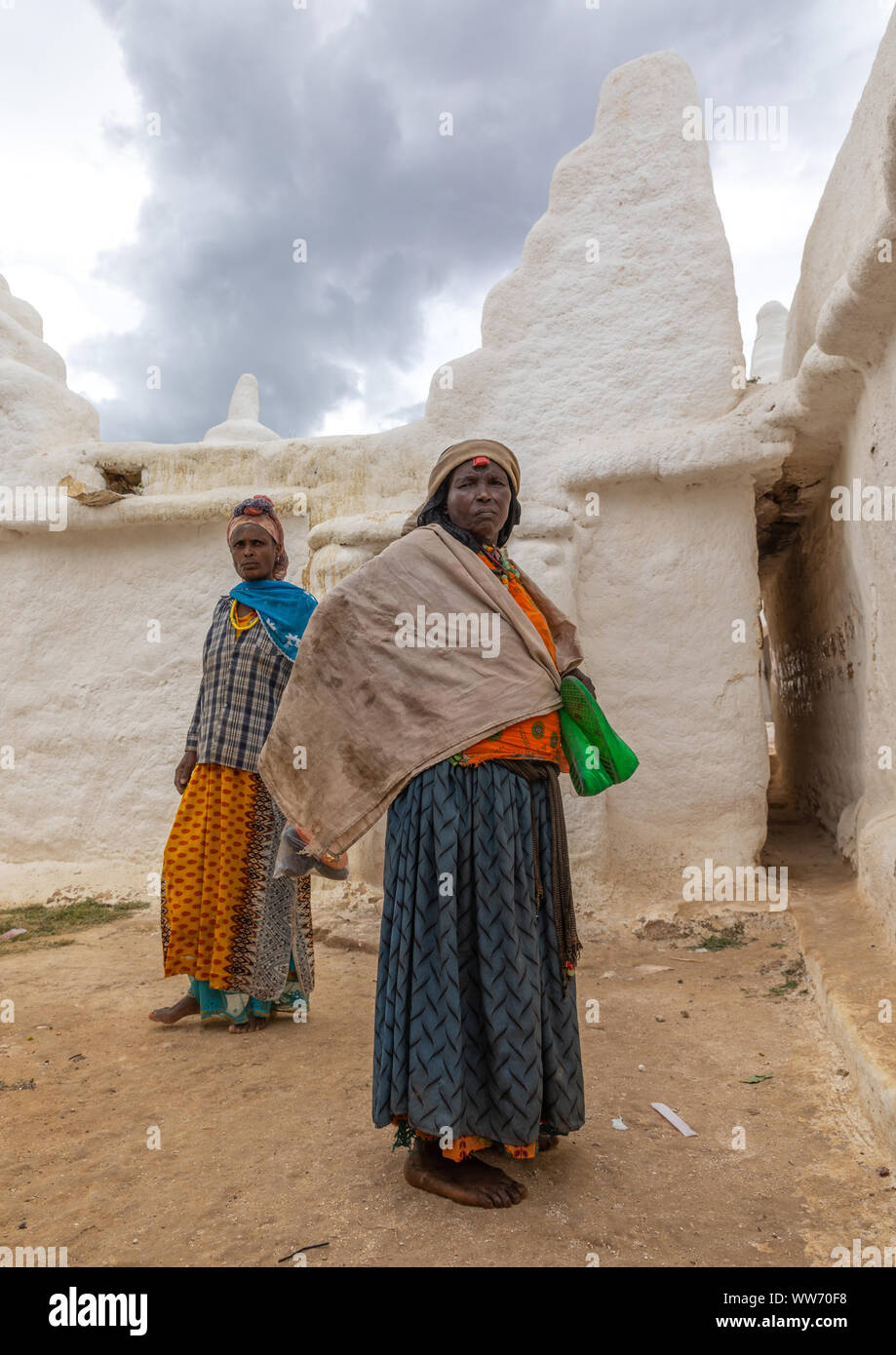 Oromo pilgrims in the shrine of sufi Sheikh Hussein , Oromia, Sheik ...