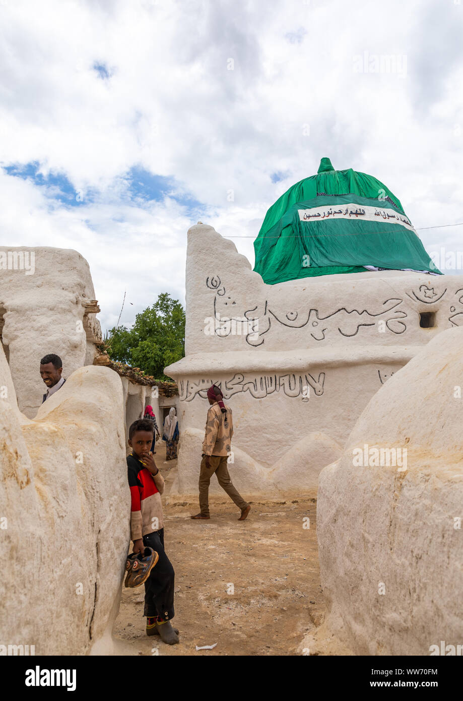 Oromo pilgrims in the shrine of sufi Sheikh Hussein , Oromia, Sheik ...