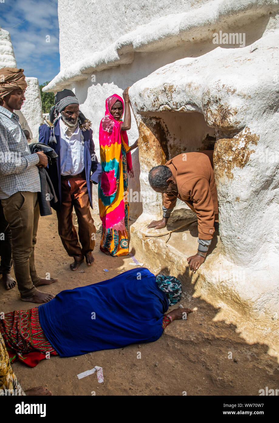 Oromo pilgrims in the shrine of Sheikh Hussein , Oromia, Sheik Hussein ...