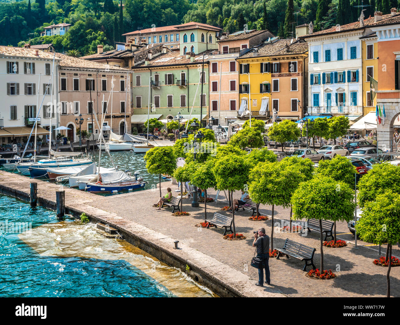 Port of gargnano hi-res stock photography and images - Alamy