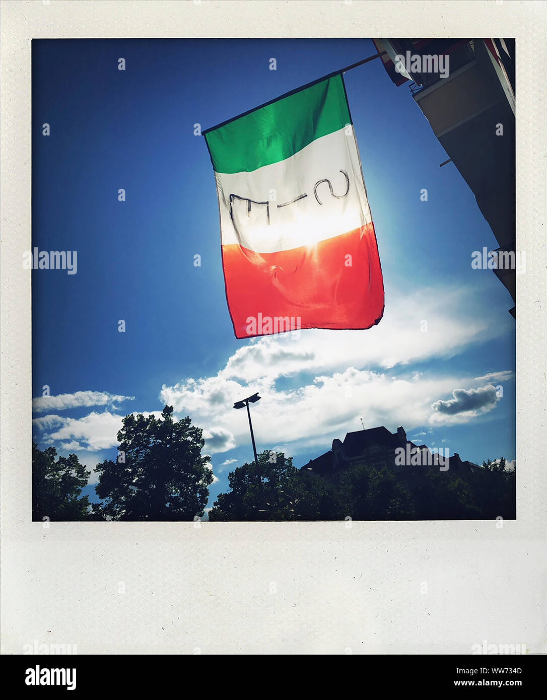 Drooping flag hi-res stock photography and images - Alamy