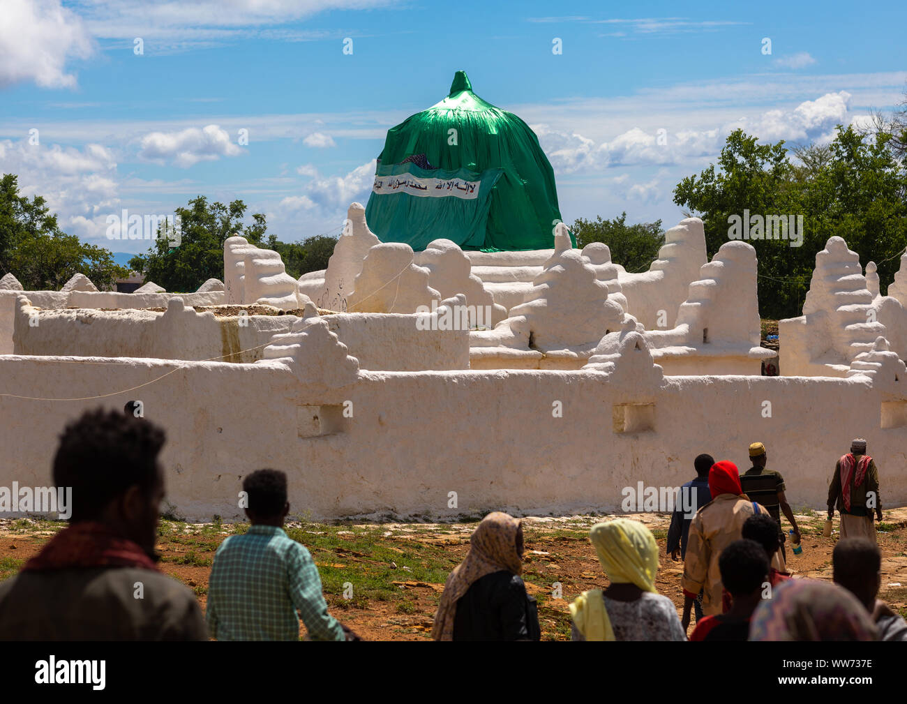 Oromo pilgrims in Sheikh Hussein shrine, Oromia, Sheik Hussein ...