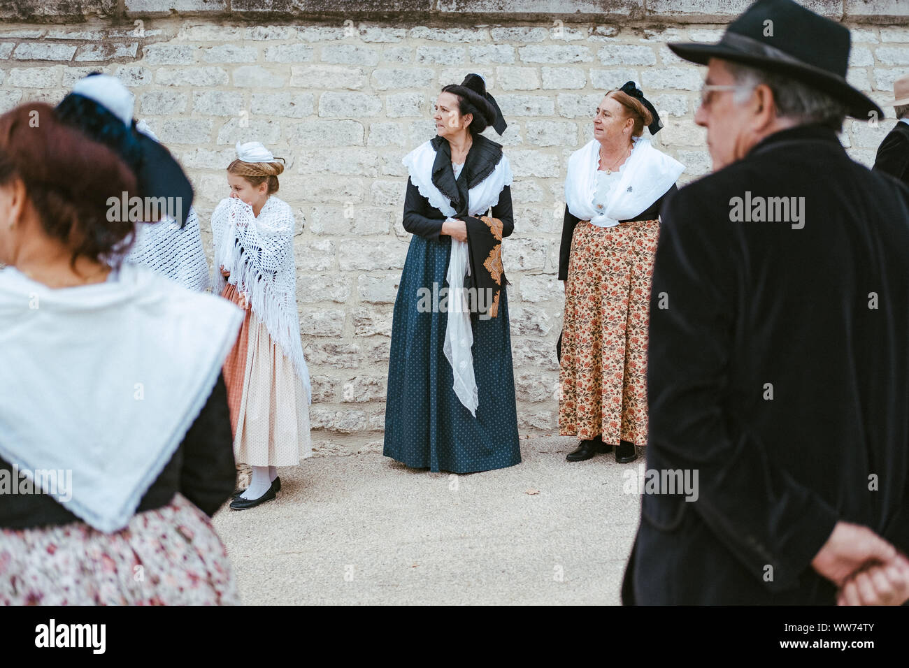 Traditionally dressed catalans during the rice festival in arles hi-res ...