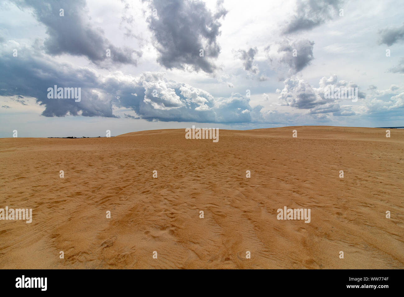 Lots of sand creating a giant sand dune Stock Photo - Alamy