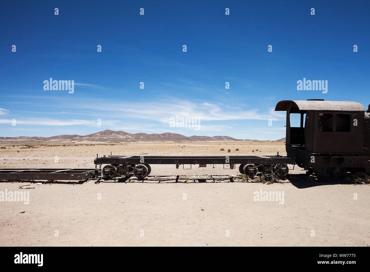 Bolivia, Uyuni, train cemetery Stock Photo - Alamy
