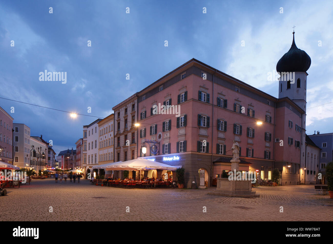 Max-Josefs-Platz Square, historic residential and commercial buildings ...