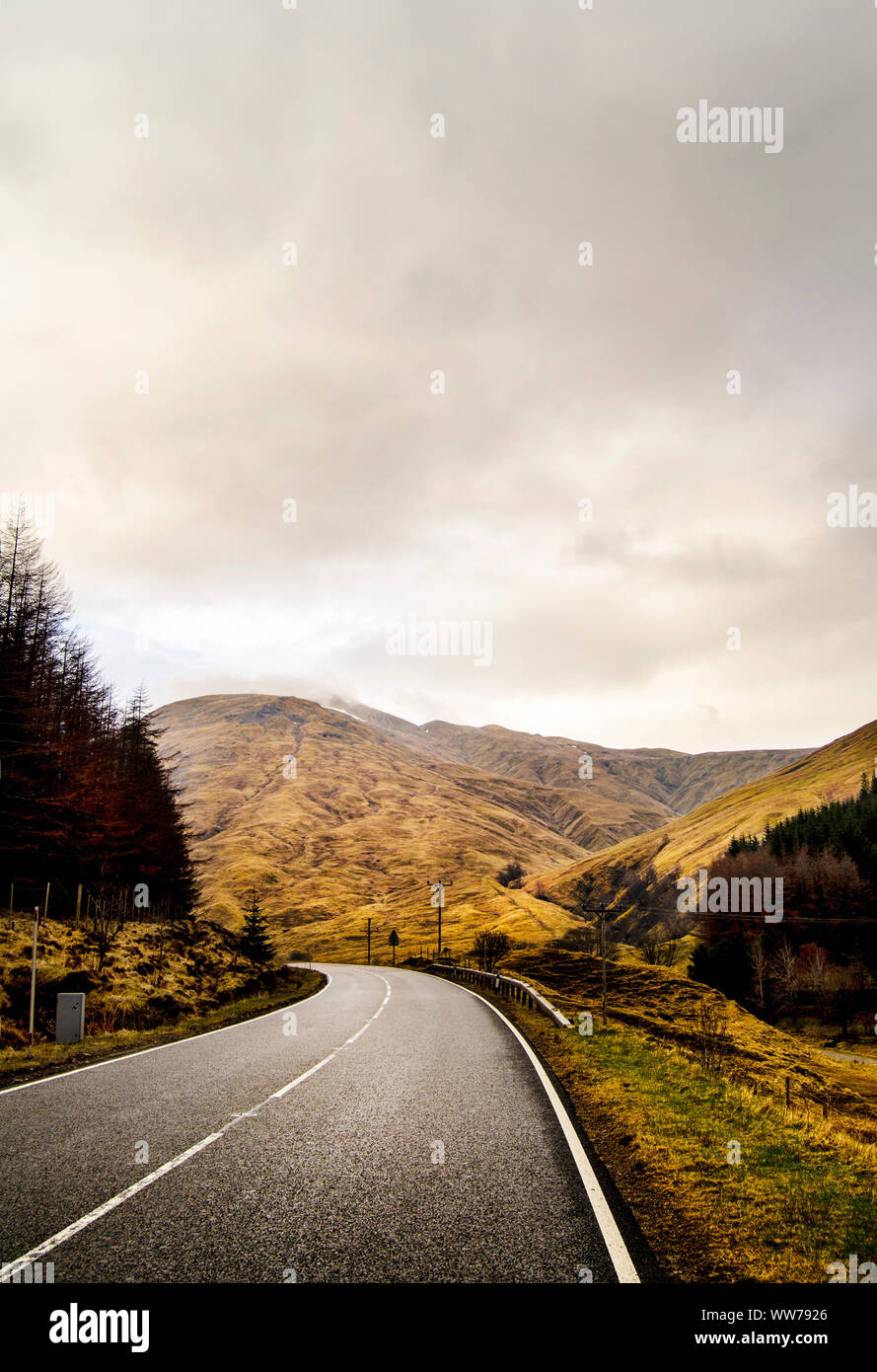 Scotland typical scottish scenery hi-res stock photography and images ...