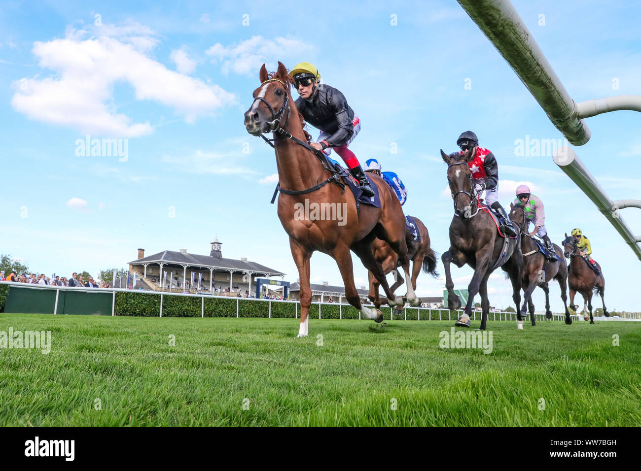 Doncaster racecourse hi-res stock photography and images - Alamy
