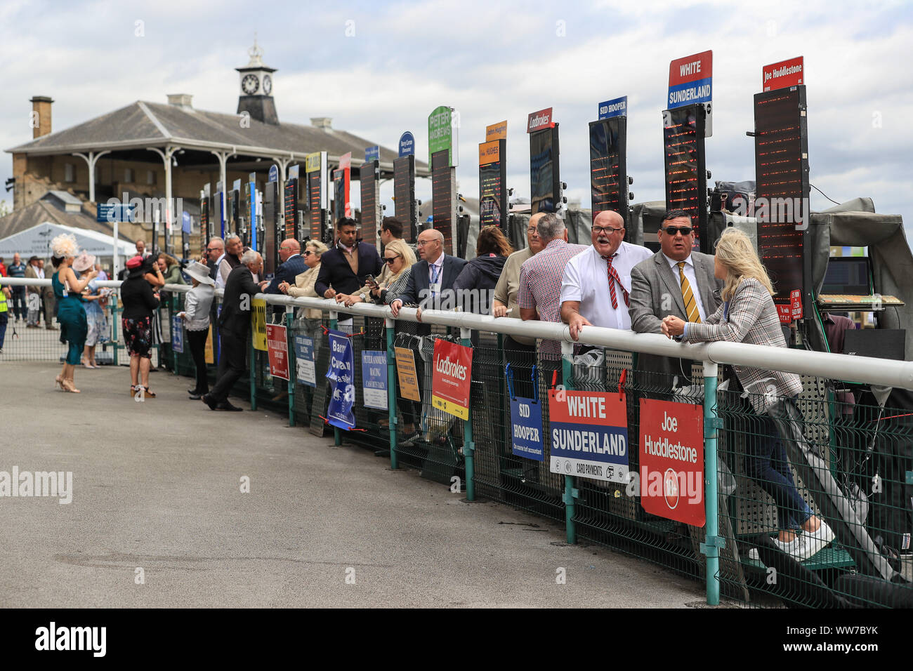 Racecourse Bookmakers High Resolution Stock Photography and Images - Alamy