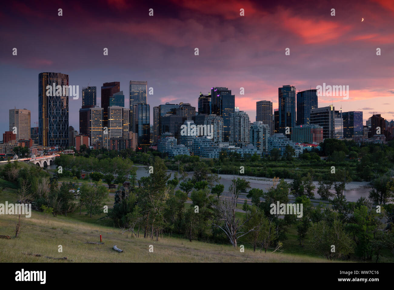 Calgary skyline in the summer hi-res stock photography and images - Alamy