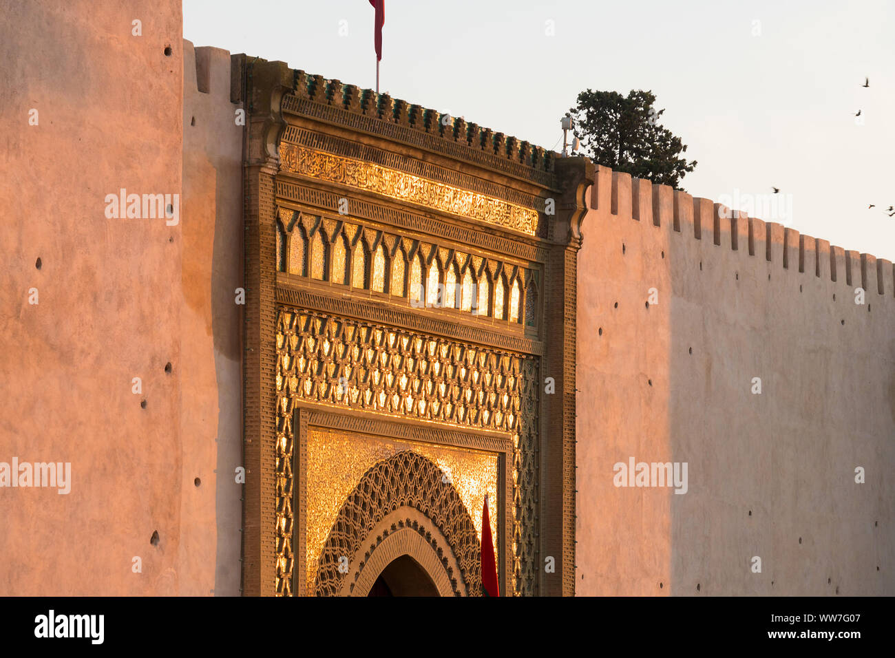Meknes city gate bab el mansour hi-res stock photography and images - Alamy