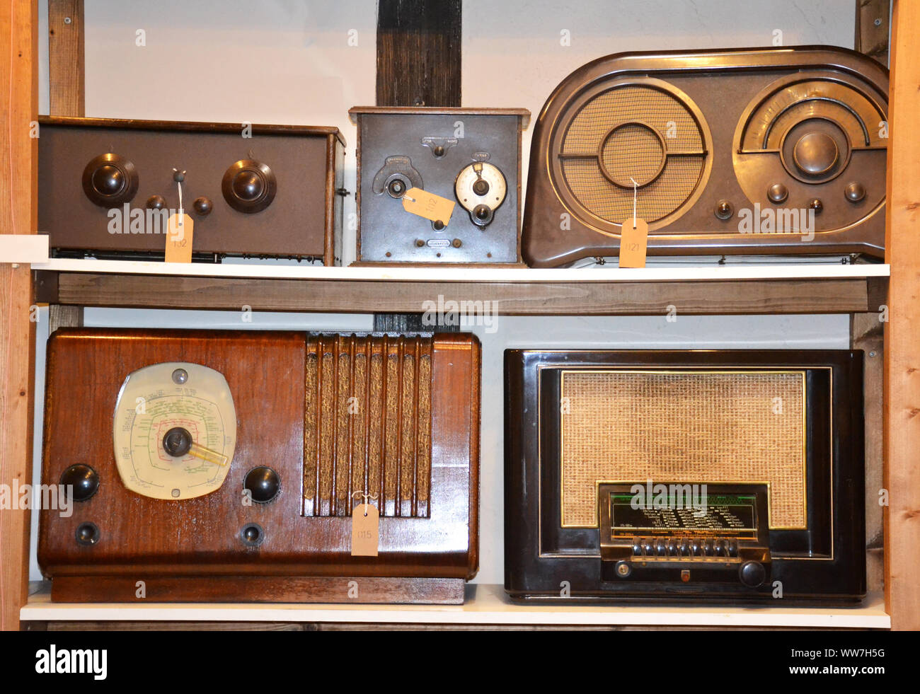 Old vintage radios in a museum Stock Photo - Alamy