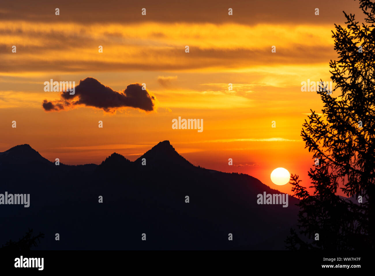 Austria, Tyrol, Kufstein, Kaiser Mountains, sunset in the Kaiser ...