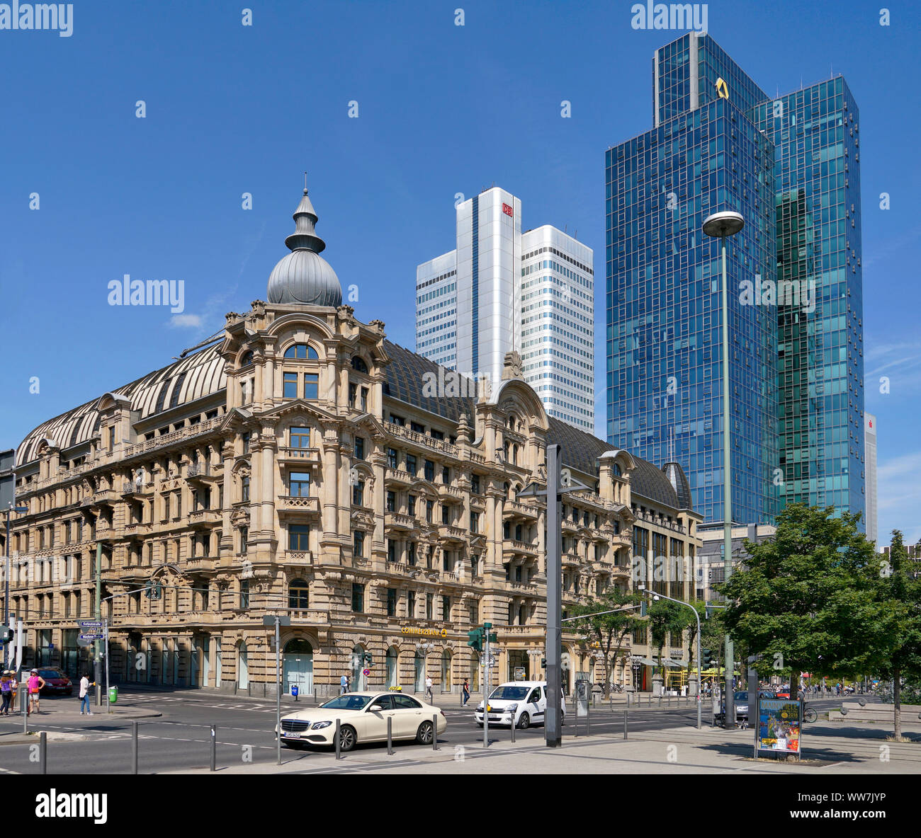 Half timbered building behind facade hi-res stock photography and ...
