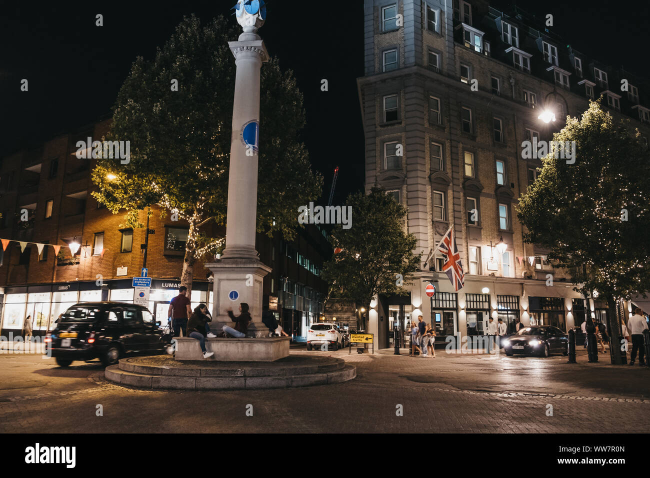 Seven dials covent garden london summer hi-res stock photography and ...