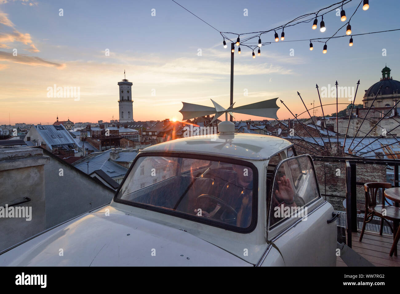 Lviv (Lwiw, Lemberg): Dim Lehend (House of Legends), roof terrace, car ...