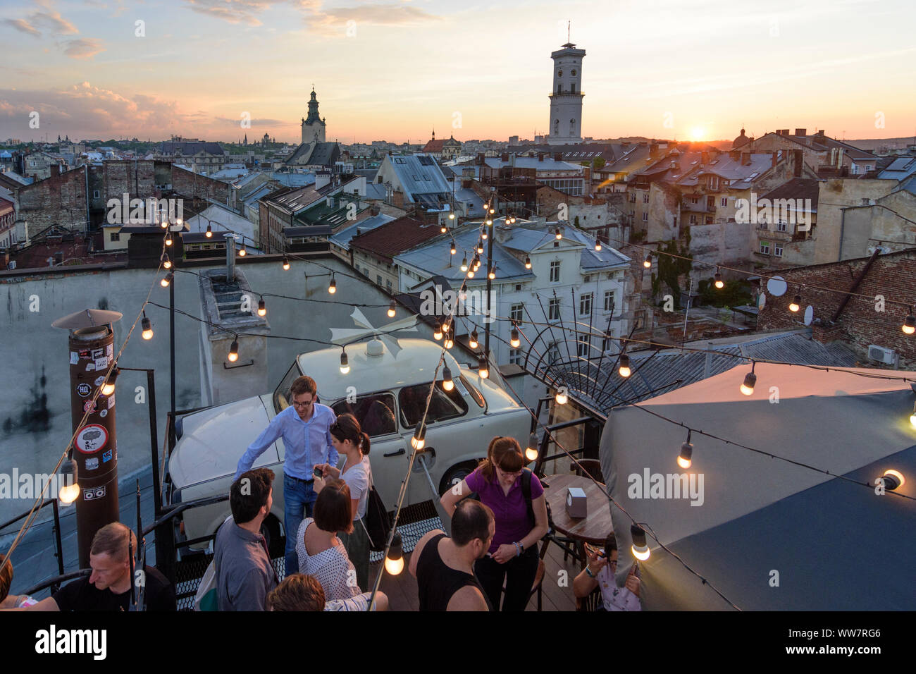 Lviv (Lwiw, Lemberg): Dim Lehend (House of Legends), roof terrace, car ...