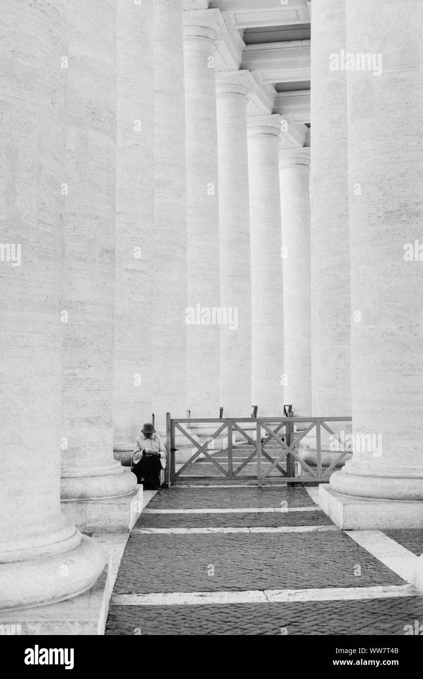 People st peters square Black and White Stock Photos & Images - Alamy