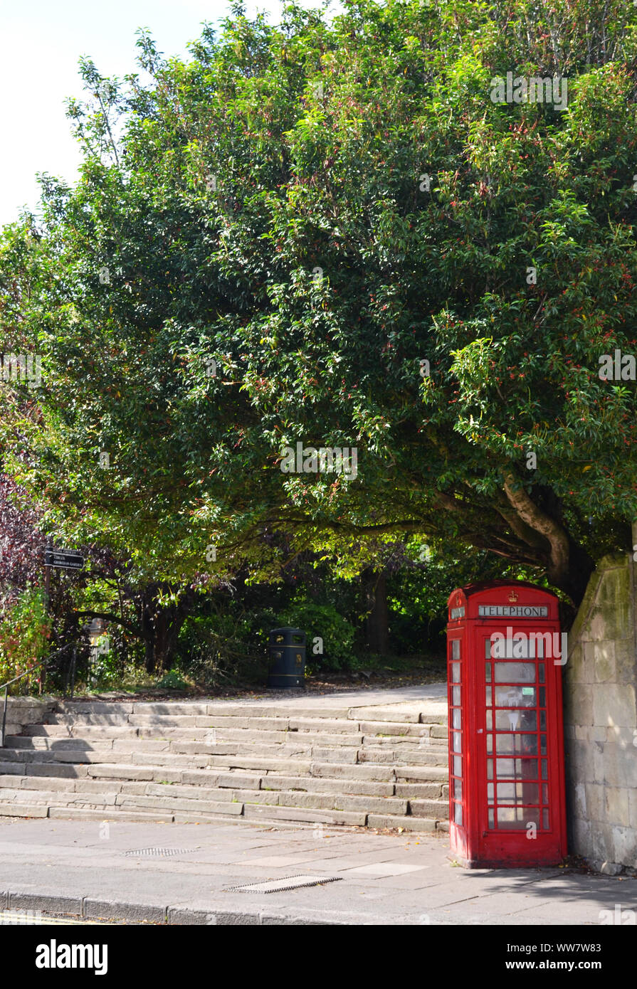 Old traditional English telephone booth Stock Photo - Alamy