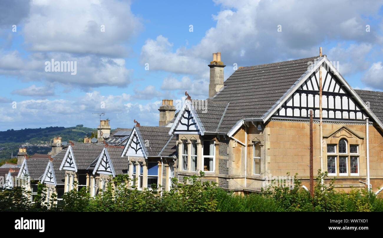 Traditional english houses hi-res stock photography and images - Alamy