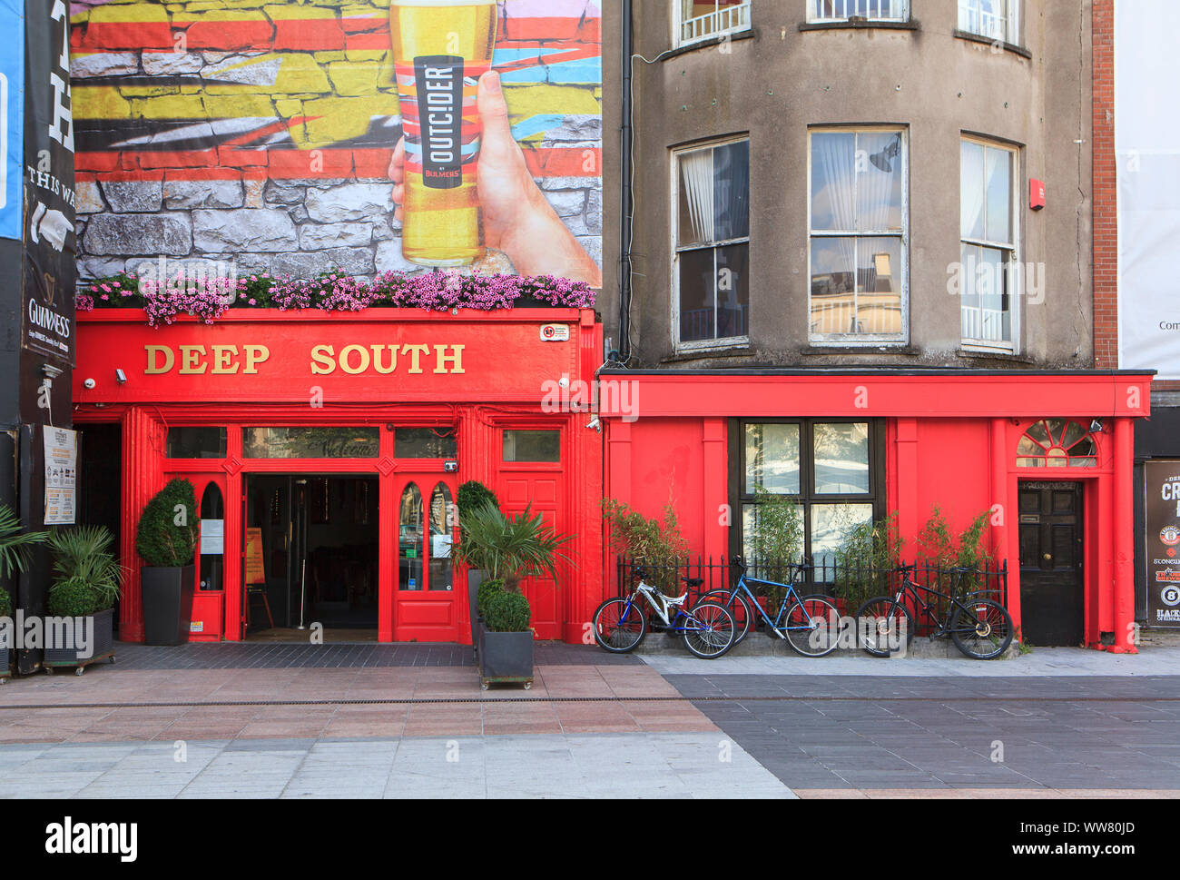 Coloured facades in cork hi-res stock photography and images - Alamy