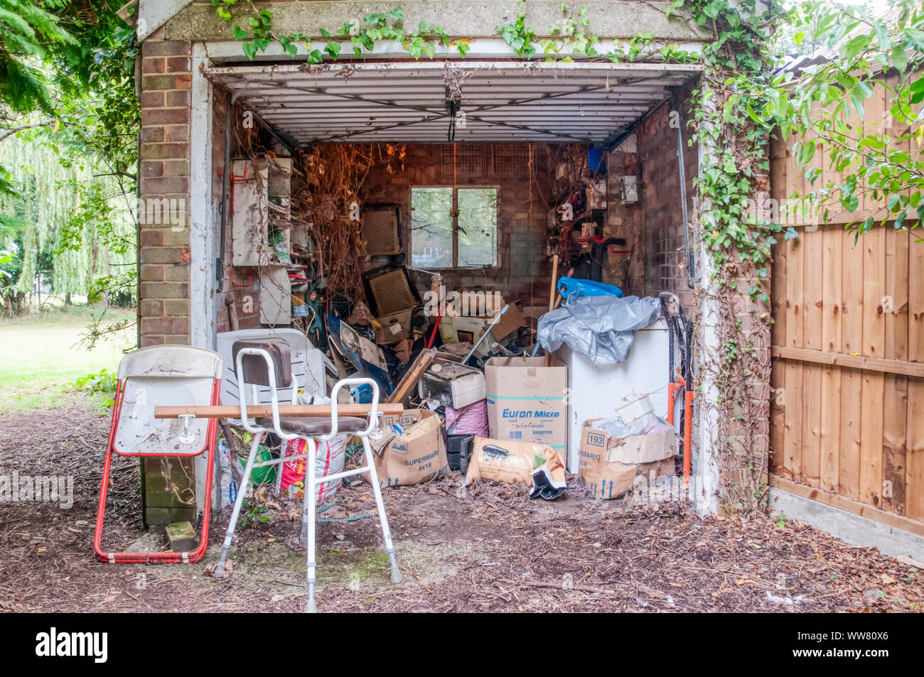 Clutter junk hi-res stock photography and images - Alamy