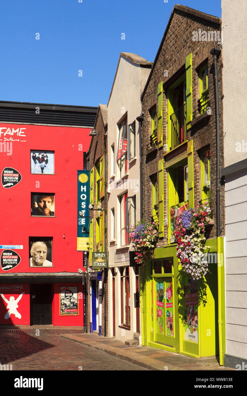 Coloured house hi-res stock photography and images - Alamy