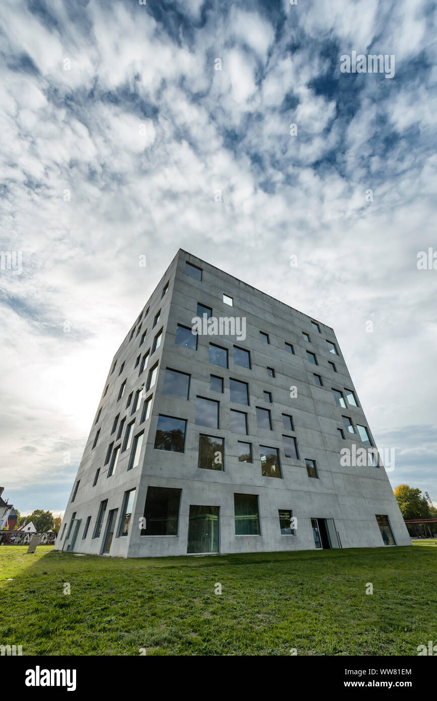 Sanaa cube hi-res stock photography and images - Alamy