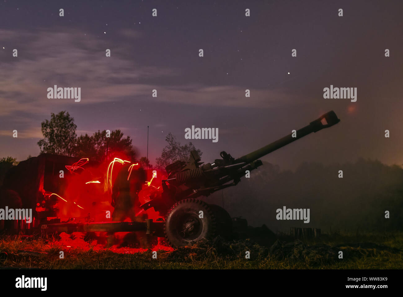 Howitzer effect hi-res stock photography and images - Alamy