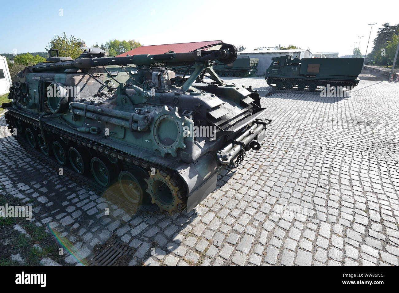 M88 recovery vehicle hi-res stock photography and images - Alamy