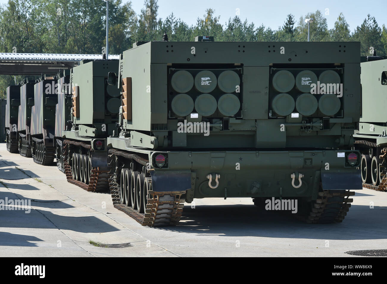 M270 mlrs hi-res stock photography and images - Alamy