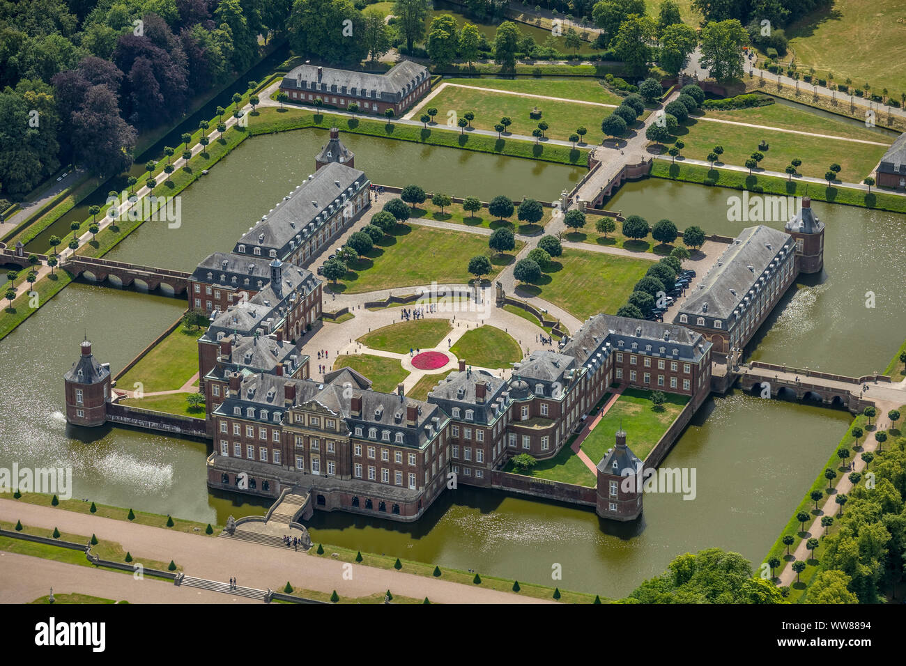 Baroque patterns hi-res stock photography and images - Alamy