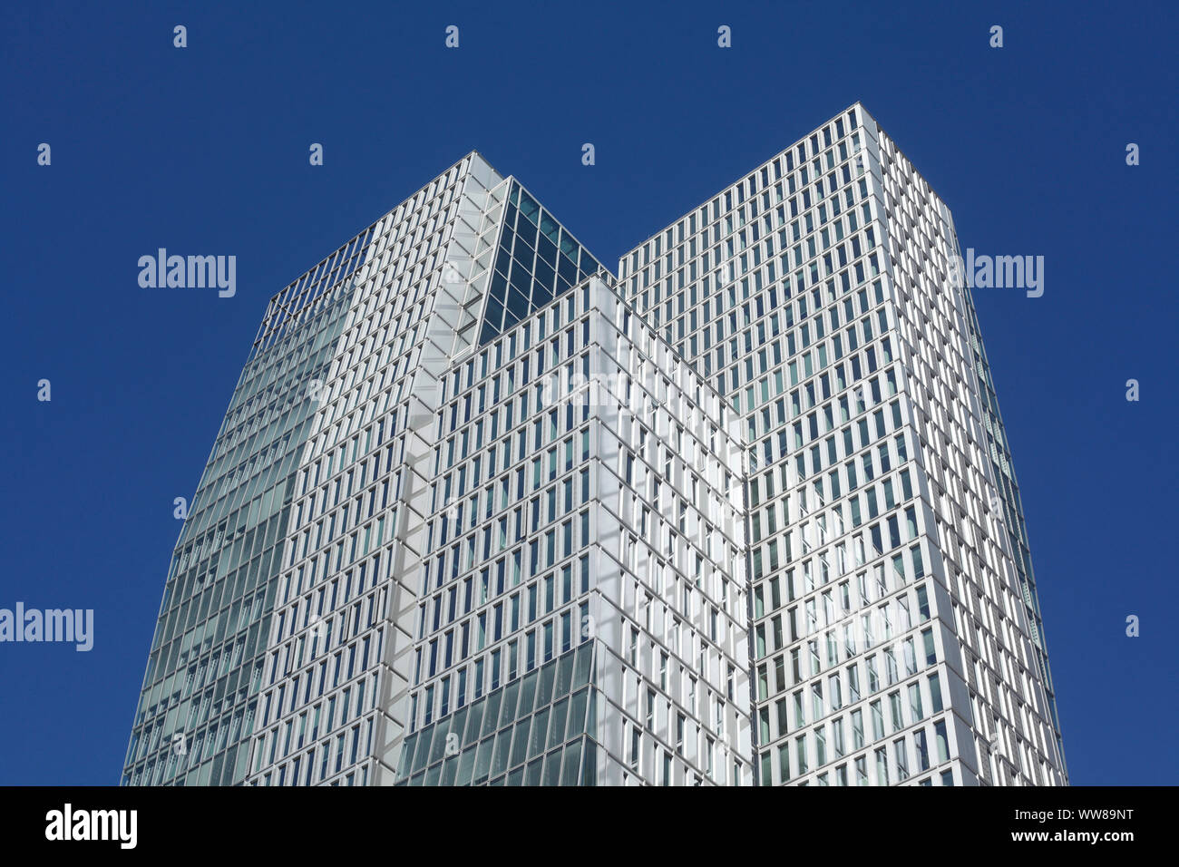 Jumeirah port hi-res stock photography and images - Alamy