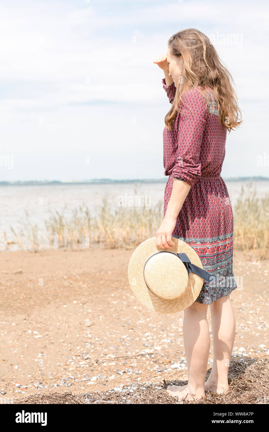 Straw dress hi-res stock photography and images - Alamy