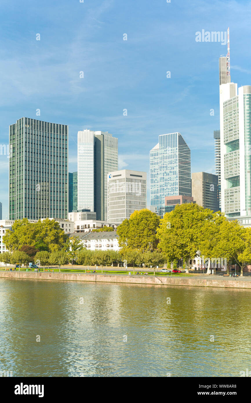 Vertical main hi-res stock photography and images - Alamy