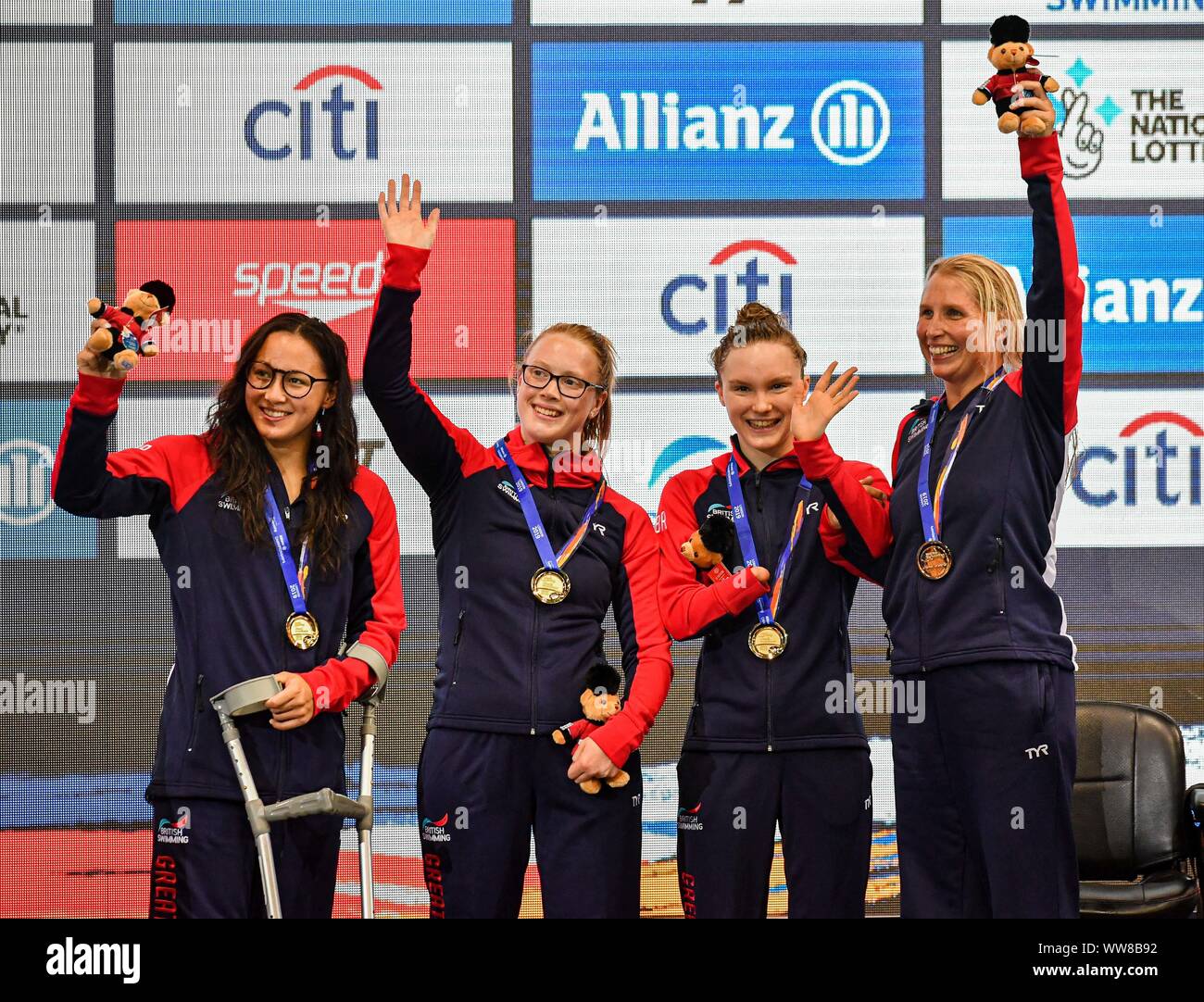 Top 5 team hi-res stock photography and images - Alamy