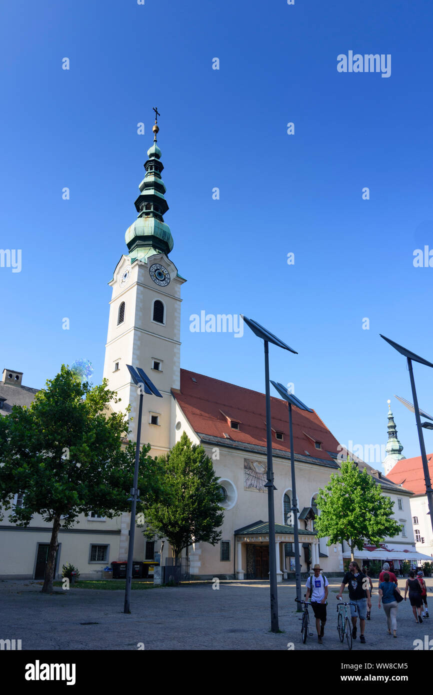Square heiligengeistplatz hi-res stock photography and images - Alamy