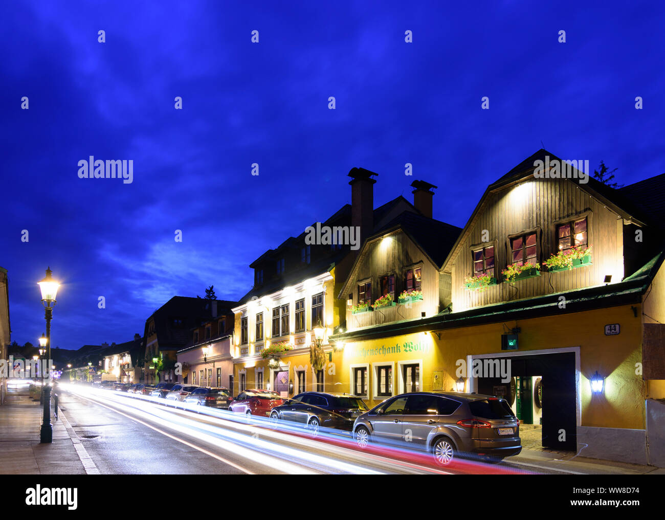 Wien, Vienna, Heuriger (wine restaurant tavern) in Neustift am Walde ...