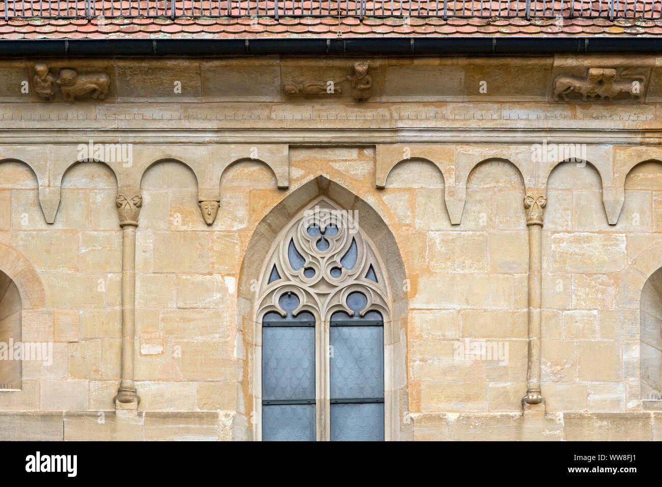 Gothic arch window hi-res stock photography and images - Alamy