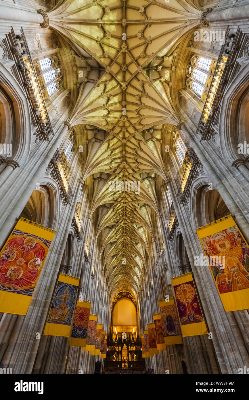 Winchester cathedral interior hi-res stock photography and images - Alamy