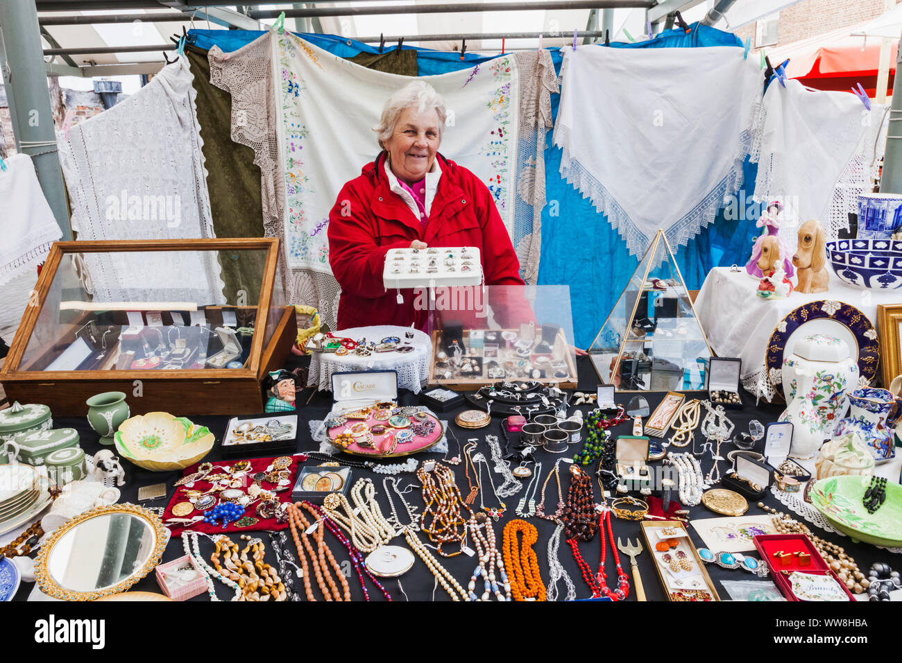 Stall antique hi-res stock photography and images - Alamy