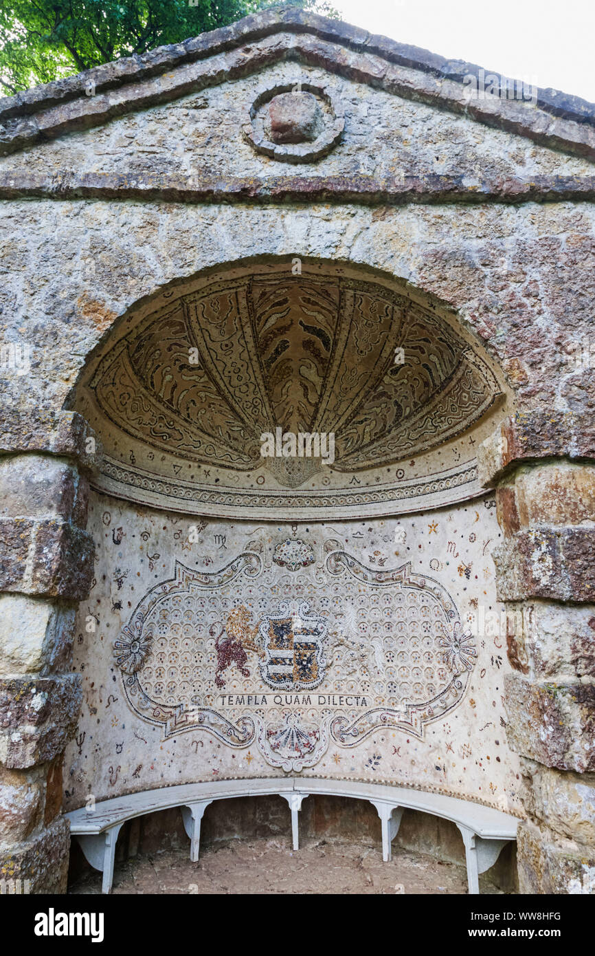 An alcove garden hi-res stock photography and images - Alamy