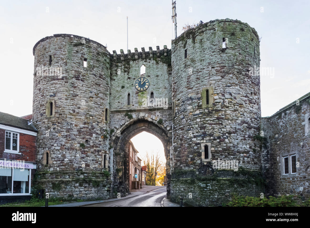 Medieval cathedrals hi-res stock photography and images - Alamy