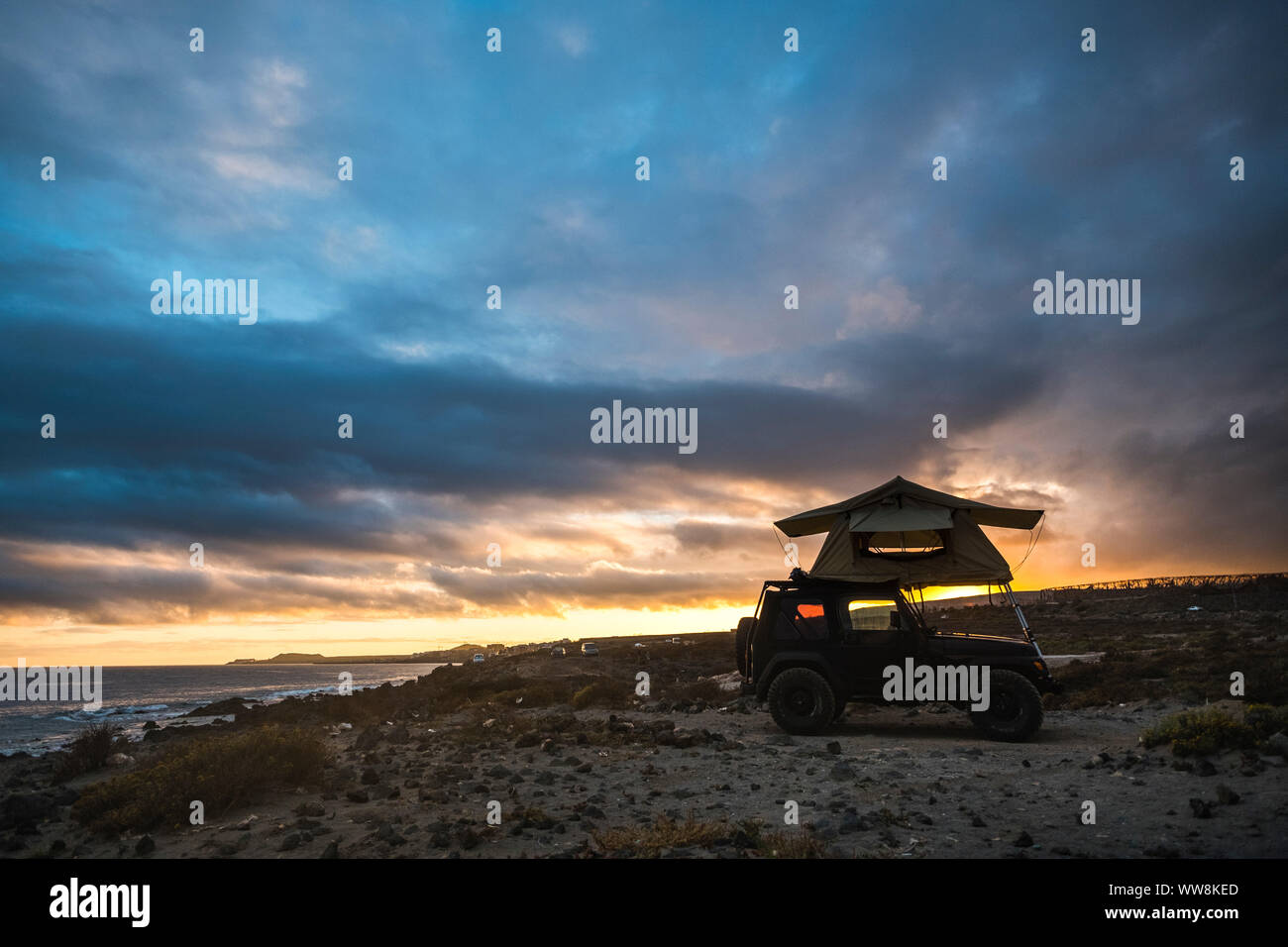 World adventurer hi-res stock photography and images - Alamy