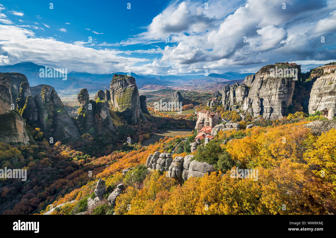 Monasteries meteora greece hi-res stock photography and images - Alamy