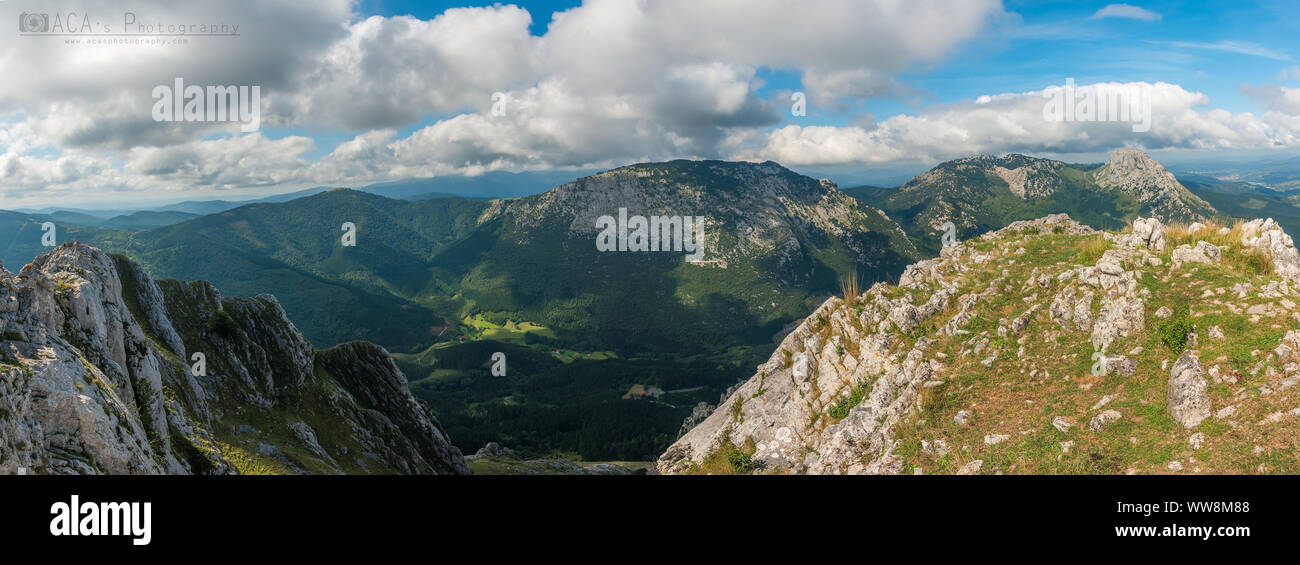 Panoramic valley hi-res stock photography and images - Alamy